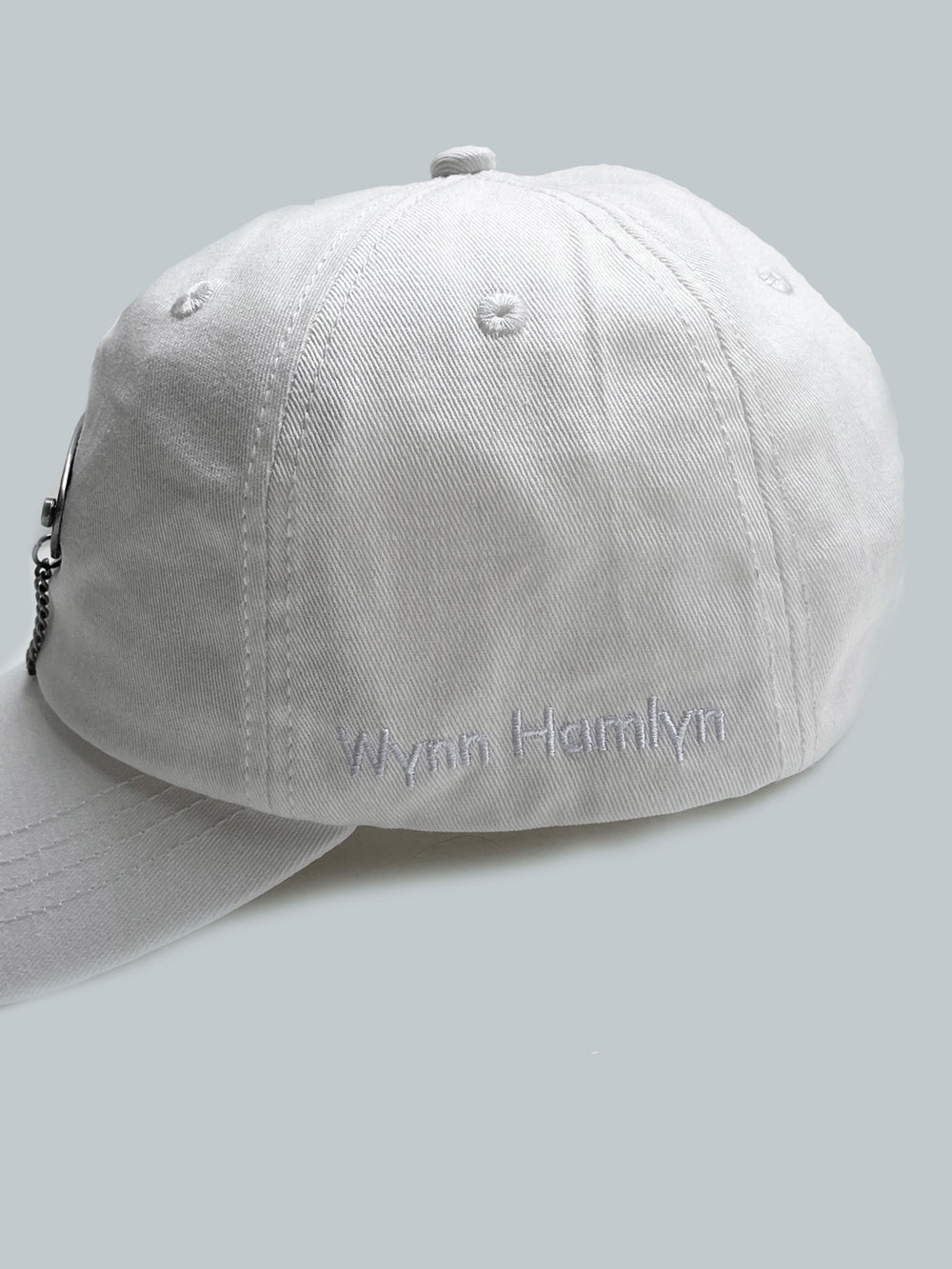 Emblem Cap White – Wynn Hamlyn