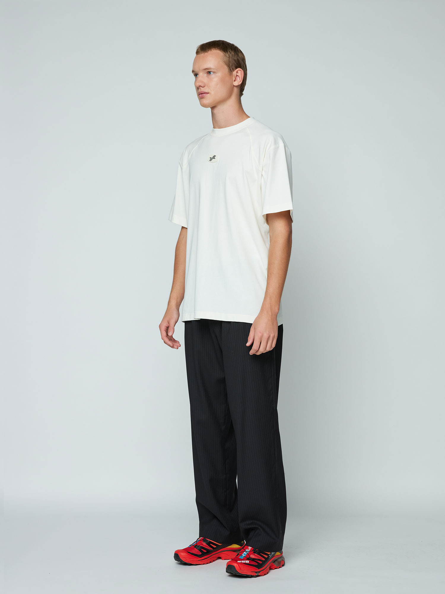 Mens Resin Emblem T-shirt Ivory – Wynn Hamlyn